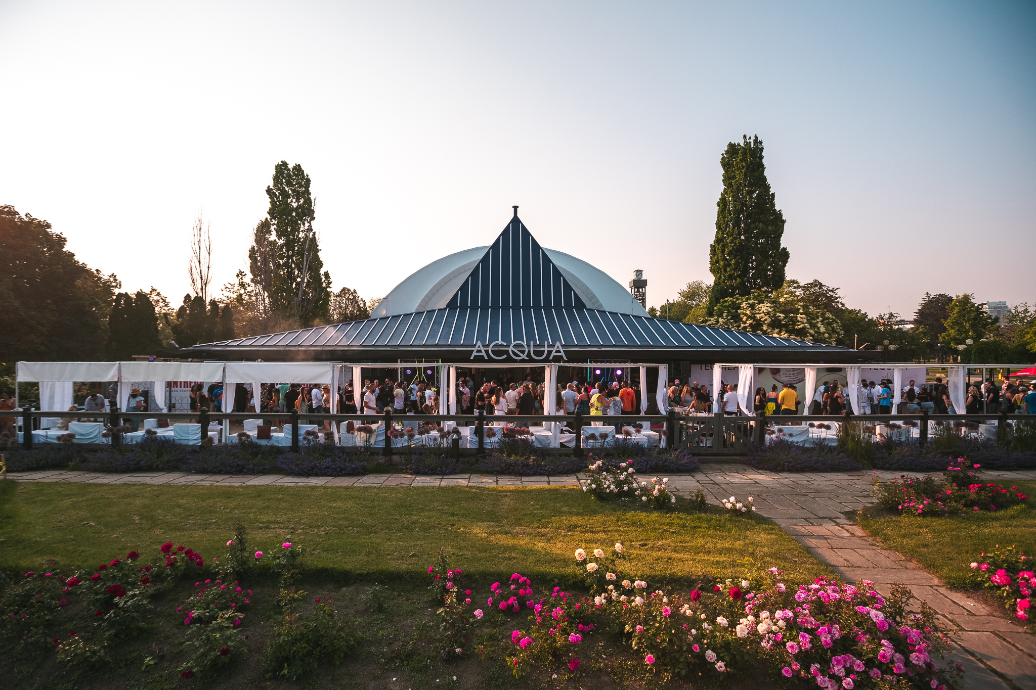 Acqua Supper Club Toronto Nightclub - TorontoNightclub.com